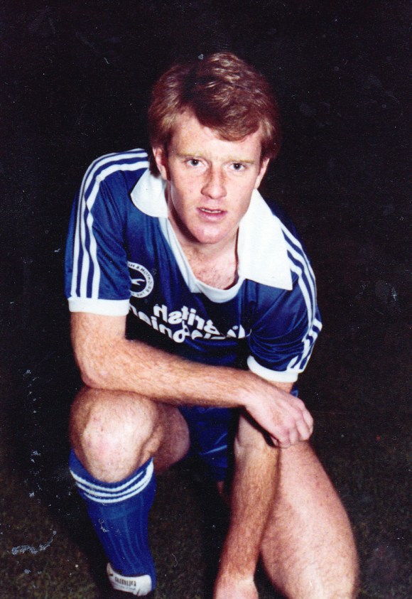 Shoot Cover: Andy Ritchie (29 January 1983) | The Goldstone Wrap