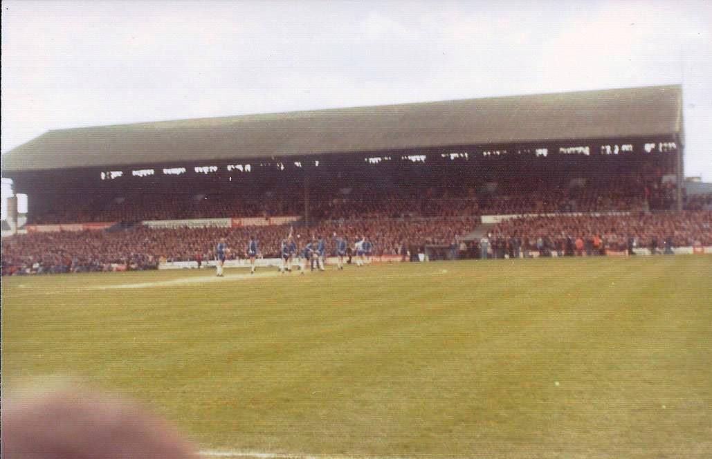 Life’s a riot as Brighton crush Spurs | The Goldstone Wrap